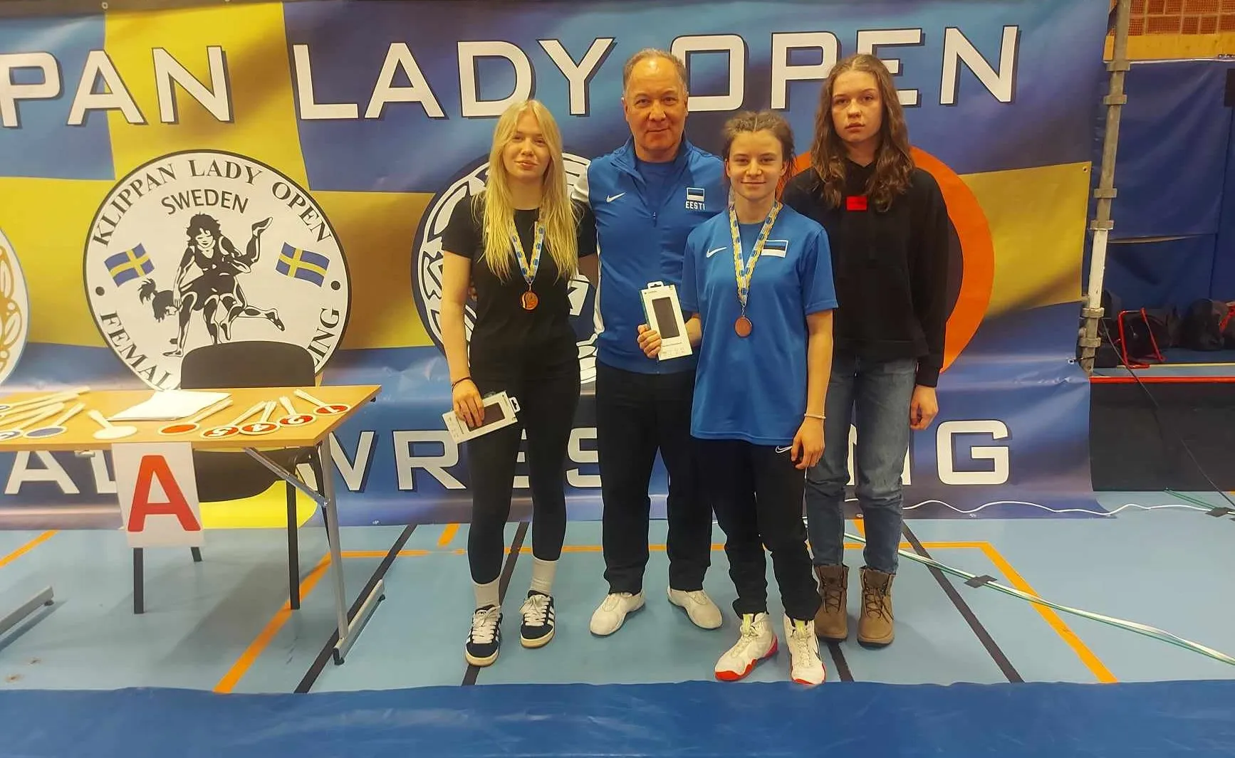 U-17 tüdrukud maadlesid Rootsis - Eesti Maadlusliit